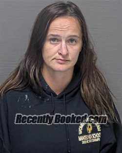 Recent Booking / Mugshot for ROBIN AMY CREEF in Dare County, North Carolina