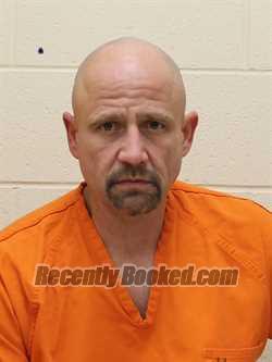 Recent Booking / Mugshot for ROBERT M GUNTER in Franklin County, Illinois