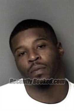 Recent Booking / Mugshot for Xavier Lamar Snow in Gaston County, North ...