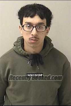 Recent Booking / Mugshot for FRAY M VELAZQUEZ-TORRES in Kane County ...