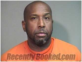 Recent Booking / Mugshot for WALDELL TERRELL RAY in McHenry County ...