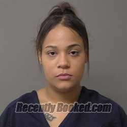 Recent Booking / Mugshot for DESIREE SIMONE WARD-PASDERTZ in Macon ...