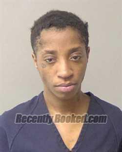 Recent Booking / Mugshot for NIA DIANN DAVIS in Macon County, Illinois