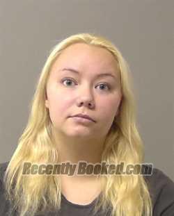 Recent Booking / Mugshot for TAYLOR ELAYNE MOORE in Macon County, Illinois