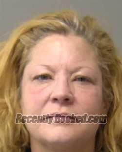 Recent Booking / Mugshot for VICTORIA RAE LEONARD in Macon County, Illinois