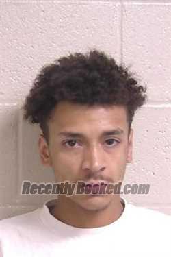 Recent Booking / Mugshot for ONDREY ROBINSON in Madison County, Illinois