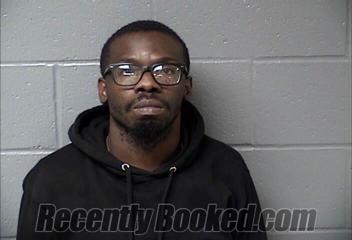 Recent Booking / Mugshot for ROSHANE R REID in Woodford County, Illinois