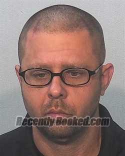 Recent Booking / Mugshot for Dustin Paul Meredith in Allen County, Indiana