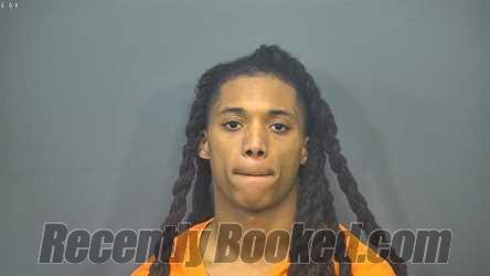 Recent Booking / Mugshot for Dazhan Maurice Whitfield in Boone County ...