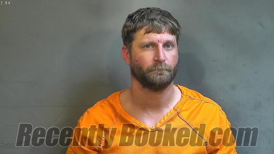 Recent Booking / Mugshot for Logan T Barrett in Boone County, Indiana