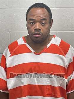 Recent Booking / Mugshot for JEROME DERRELL ROBERTSON in Fulton County ...