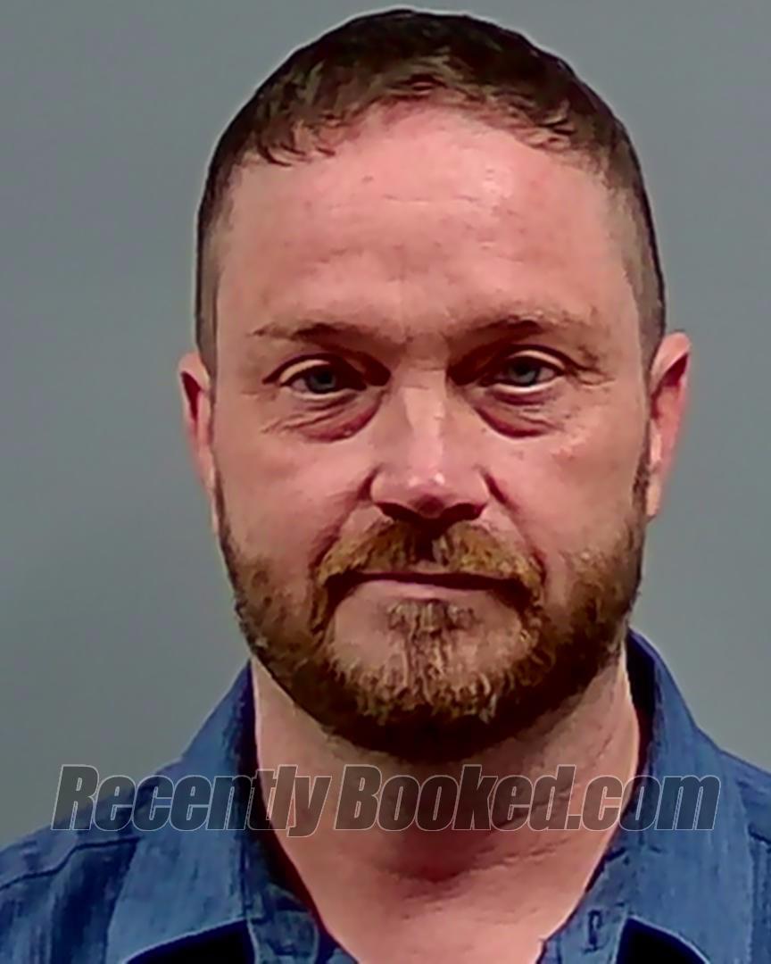 Recent Booking / Mugshot for KALON TRACY REEVES in Escambia County, Florida