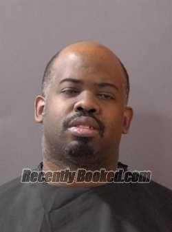 Recent Booking / Mugshot for Diamond Christopher Kearney in Hamilton ...