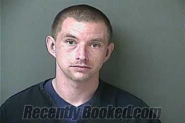 Recent Booking / Mugshot for MICHAEL EDWARD ROARK in Howard County, Indiana