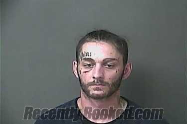 Recent Booking / Mugshot for MATTHEW DRAKE EARNHEART in Howard County ...