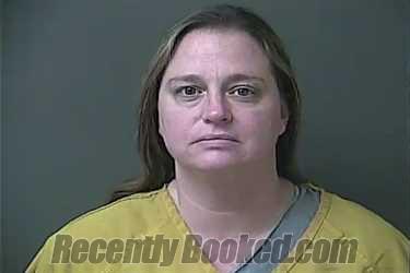 Recent Booking / Mugshot for STEFANIE JEAN NUTTER in Howard County, Indiana