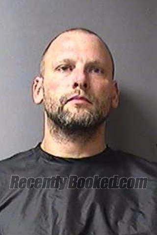 Recent Booking / Mugshot for Eric Dane Martin in Madison County, Indiana