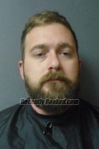 Recent Booking / Mugshot for Travis A Eubanks in Madison County, Indiana