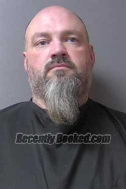 Recent Booking / Mugshot for Donald Ryan McNeely in Madison County, Indiana