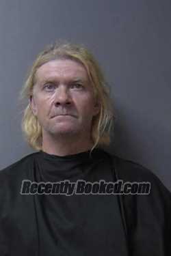 Recent Booking / Mugshot for Sean Allen Luzader in Madison County, Indiana