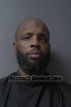 Recent Booking / Mugshot for Demond James White in Madison County, Indiana