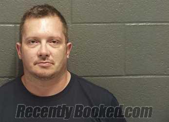 Recent Booking / Mugshot for JOSHUA ANDREW NEWLIN in Montgomery County ...