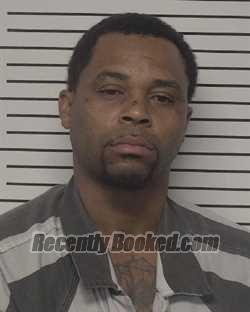 Recent Booking / Mugshot for TRAVIS LAMONT DAVIDSON in Iredell County ...