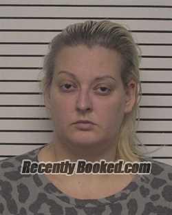Recent Booking / Mugshot for CYNTHIA LYNN LIPSCOMB in Iredell County ...