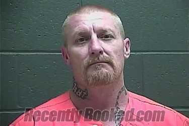 Recent Booking / Mugshot for LARRY CHRISTOPHER HENDERSHOT in Perry ...