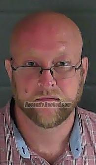 Recent Booking / Mugshot for ADAM WAYNE COMMENS in Spencer County, Indiana