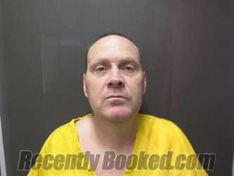 Recent Booking / Mugshot for TODD EUGENE LANDIS in Sullivan County, Indiana