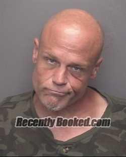 Recent Booking / Mugshot for DARRIN THOMAS FIELD in Vanderburgh County ...