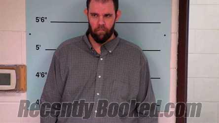Recent Booking / Mugshot for MATTHEW MULLINS in Bourbon County, Kentucky