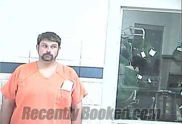 Recent Booking / Mugshot for JOSHUA ALLEN TAYLOR in Breckinridge County ...