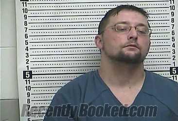 Recent Booking / Mugshot for DERRICK RAY WEIGEL in Casey County, Kentucky