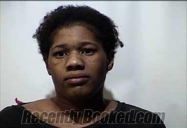 Recent Booking / Mugshot for ZARA RENEE MATLOCK in Christian County ...