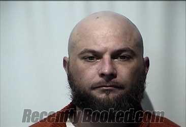 Recent Booking / Mugshot for DUSTIN JACOB SUTTLE in Christian County ...