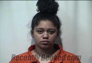 Recent Booking / Mugshot for ZIAHCERRIA CHERELL HEARST in Christian ...