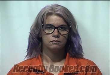 Recent Booking / Mugshot for EMILY RENAE EILAND in Christian County ...