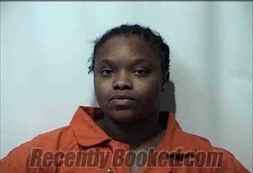 Recent Booking / Mugshot for ALIESHA RENEA DANIEL in Christian County ...