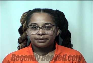 Recent Booking / Mugshot for ALEXIA DAWNTRICE HINES in Christian County ...