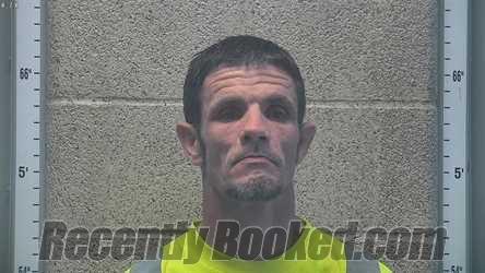 Recent Booking / Mugshot for KYLE L AUSTIN in Henderson County, Kentucky