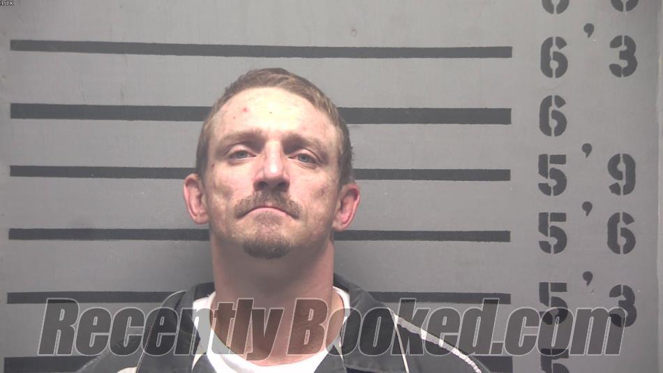 Recent Booking / Mugshot for MICKEY ALLEN ROYAL in Hopkins County, Kentucky
