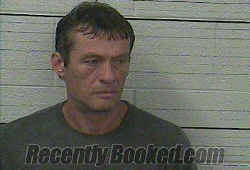 Recent Booking / Mugshot for ROBERT HUBBARD in Knox County, Kentucky