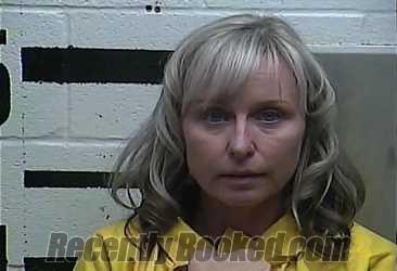 Recent Booking / Mugshot for DIANISHA SHEREE PATTERSON in LaRue County ...