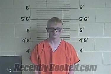 Recent Booking / Mugshot for Tuff Morris in Lee County, Kentucky