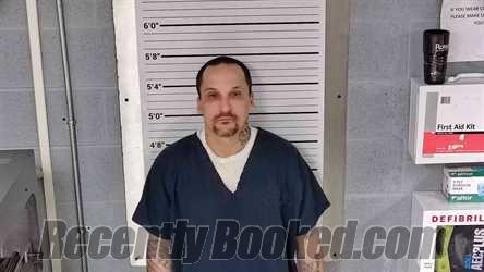 Recent Booking / Mugshot for ERIC GRAHAM in Leslie County, Kentucky