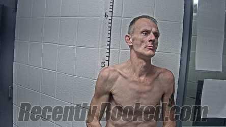 Recent Booking / Mugshot for ROBERT DEAN BENTLEY in Letcher County ...