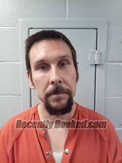 Recent Booking / Mugshot for ANTHONY LOVELACE in Logan County, Kentucky