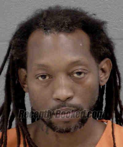 Recent Booking / Mugshot for MARTINIZE DEYAUN PERRY in Mecklenburg ...